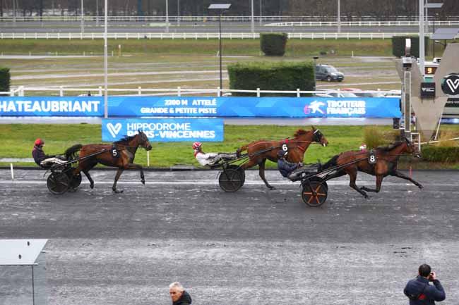 La photo de l'arrivée du PRIX DE CHATEAUGIRON course PMU du Mardi 27 ...
