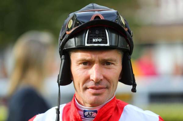 J.CHARRON - La fiche du Jockey sur les 12 derniers mois - CANALTURF
