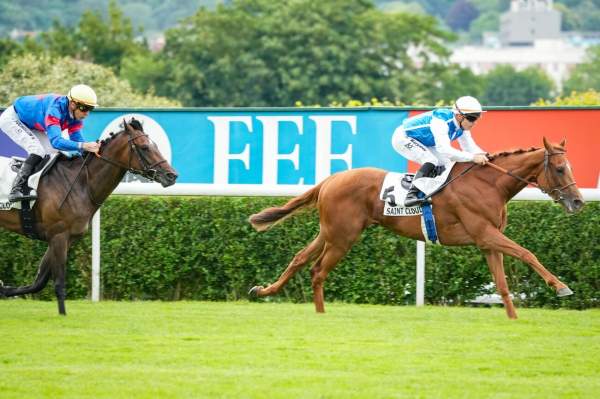Arrivée PMU Prix Eugène Adam (Gr. II), dimanche à Saint-Cloud. BRIGHT ...